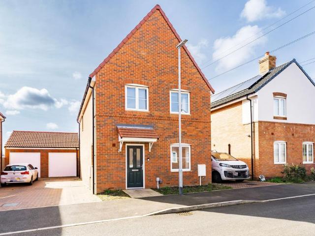 3 bedroom detached house to rent