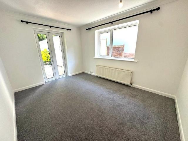 3 bedroom detached house to rent