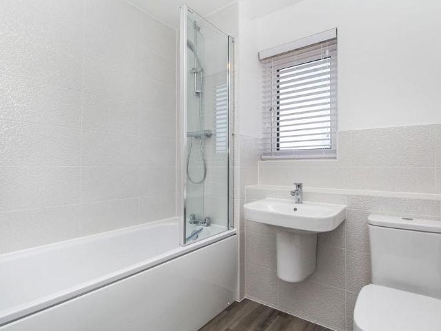 3 bedroom detached house to rent