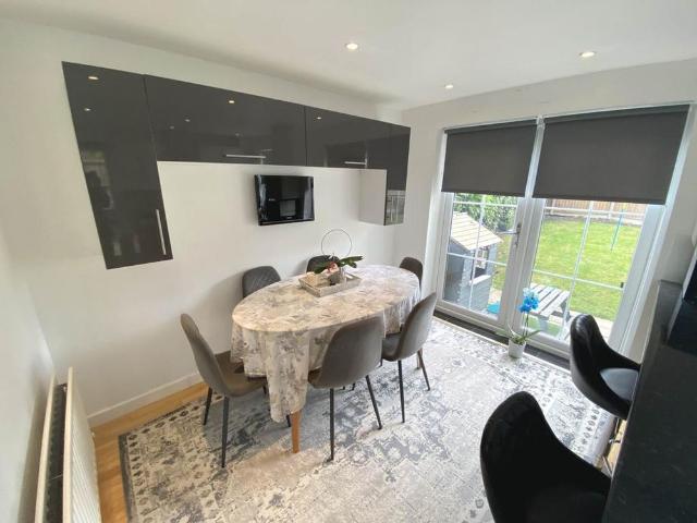 3 bedroom detached house to rent