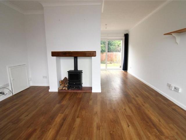 3 bedroom detached house to rent