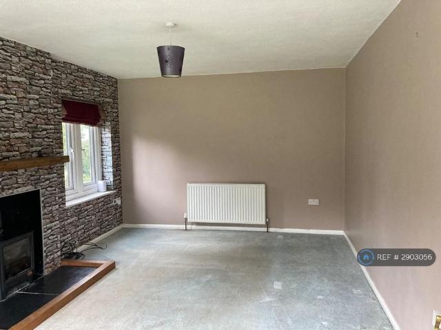 3 bedroom detached house to rent