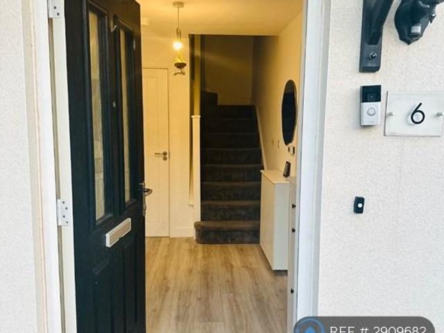 3 bedroom detached house to rent
