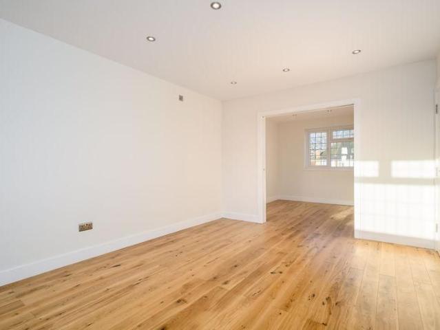 3 bedroom detached house to rent