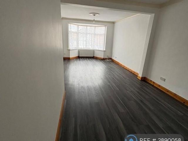 3 bedroom detached house to rent