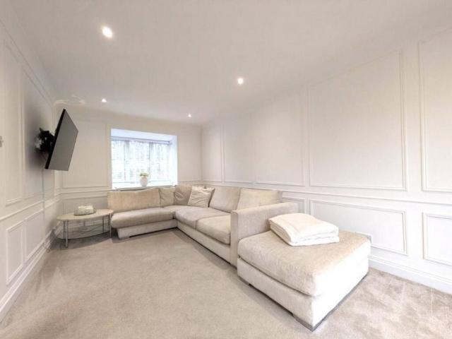 3 bedroom detached house to rent