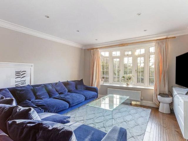 3 bedroom detached house to rent