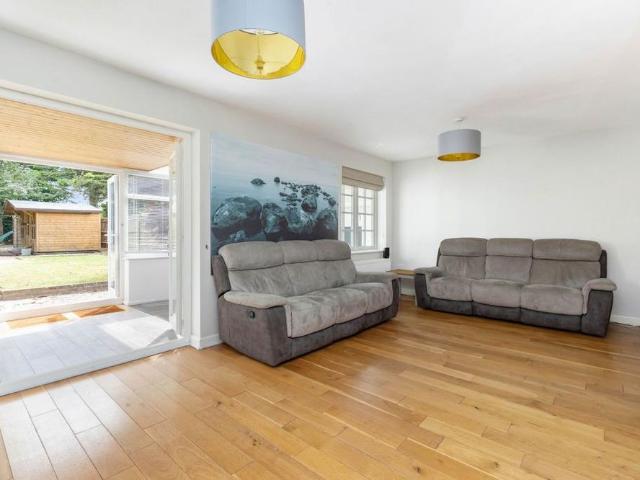 3 bedroom detached house to rent