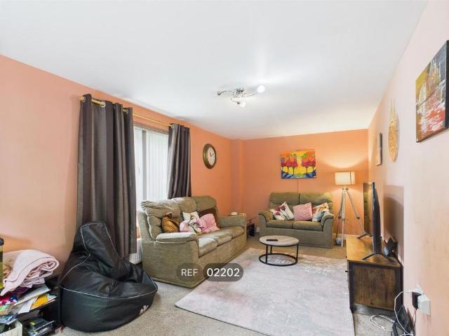 3 bedroom detached house to rent