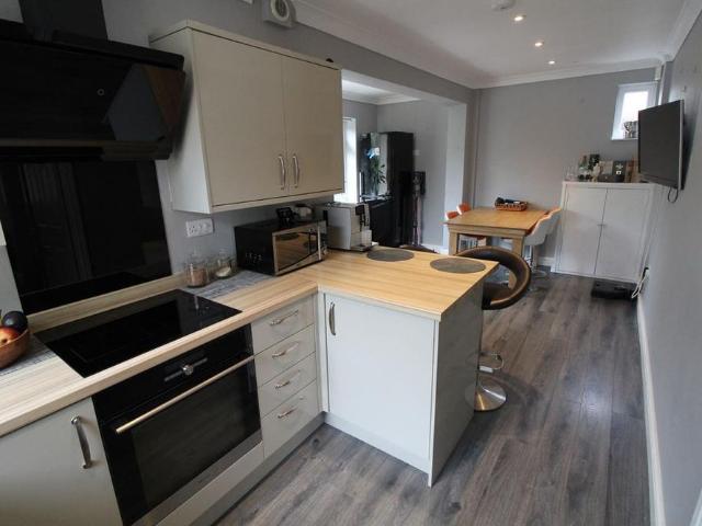 3 bedroom detached house to rent