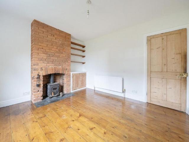 3 bedroom detached house to rent