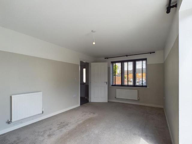3 bedroom detached house to rent