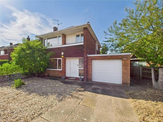3 bedroom detached house to rent