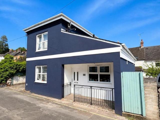 3 bedroom detached house to rent