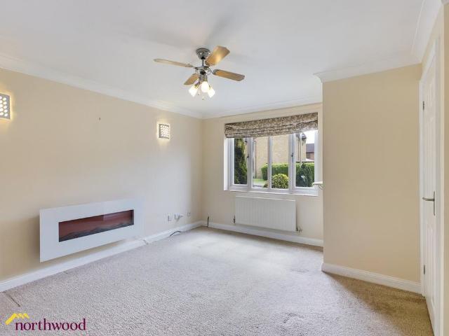3 bedroom detached house to rent