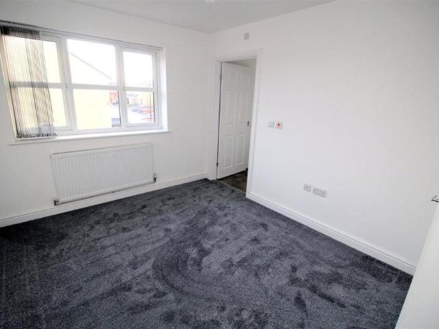3 bedroom detached house to rent