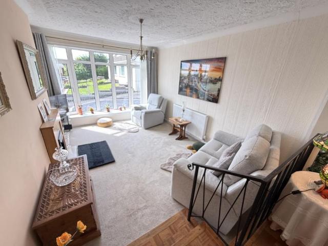 3 bedroom detached house to rent