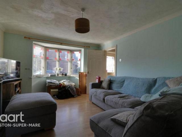 3 bedroom detached house to rent
