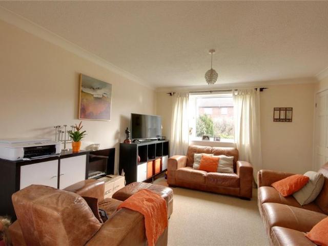 3 bedroom detached house to rent