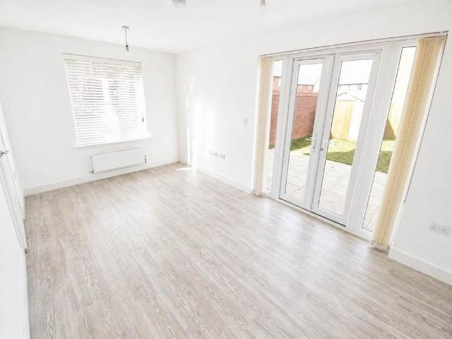 3 bedroom detached house to rent
