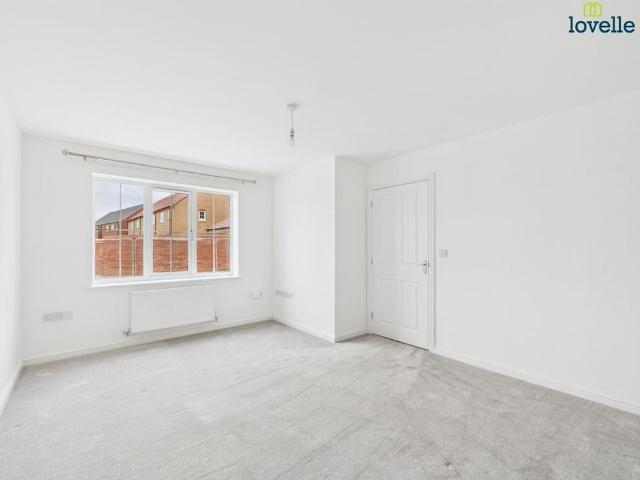 3 bedroom detached house to rent