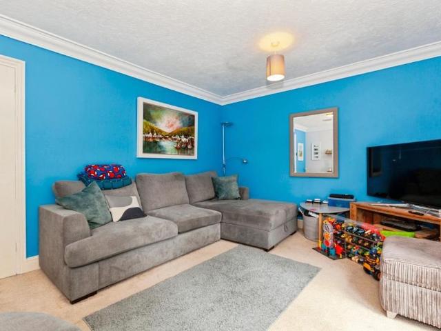 3 bedroom detached house to rent