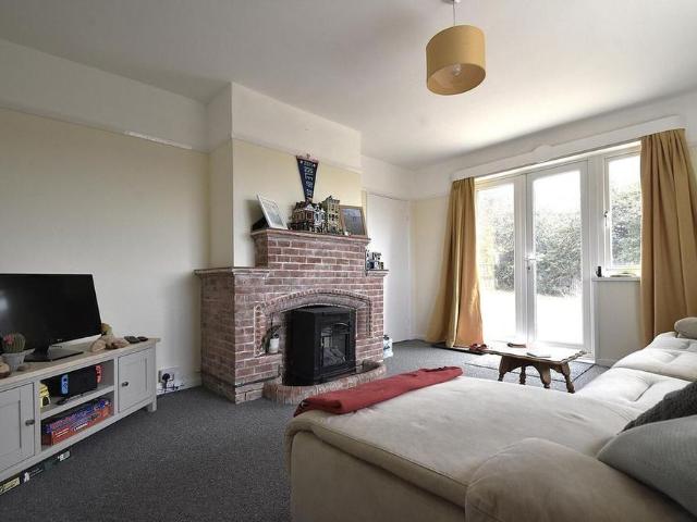 3 bedroom detached house to rent