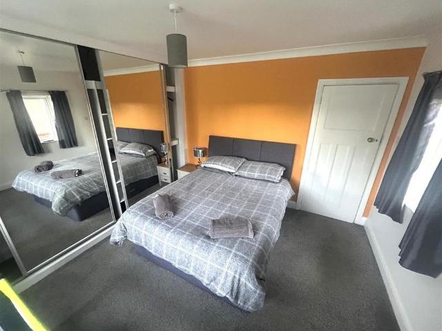 3 bedroom detached house to rent