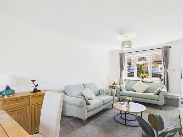 3 bedroom detached house to rent