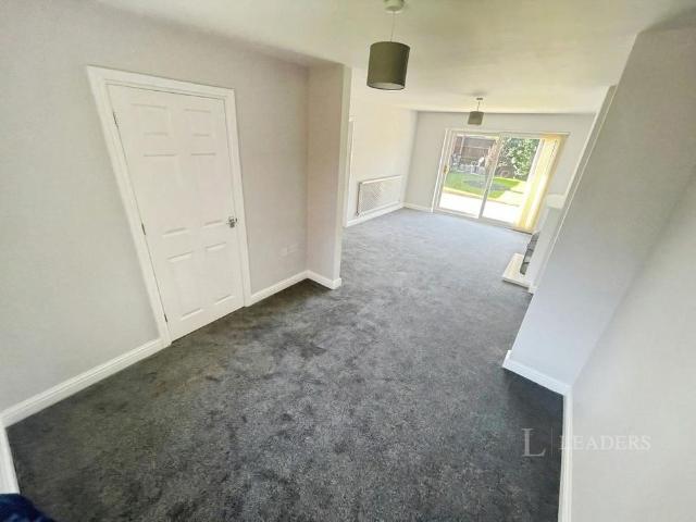 3 bedroom detached house to rent