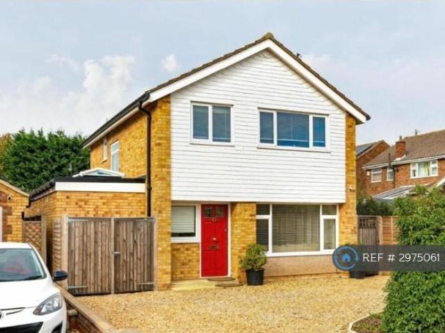 3 bedroom detached house to rent