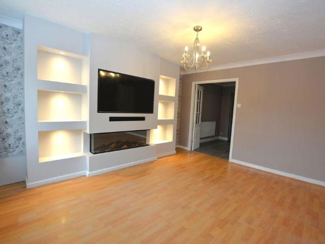 3 bedroom detached house to rent