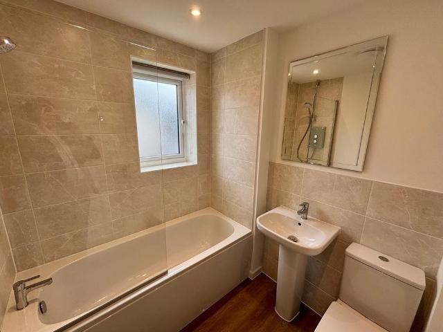 3 bedroom detached house to rent