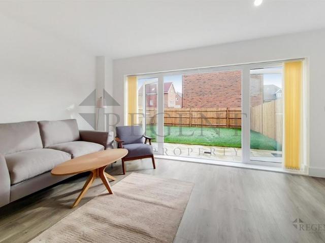 3 bedroom detached house to rent