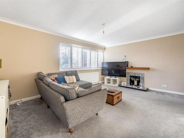 3 bedroom detached house to rent