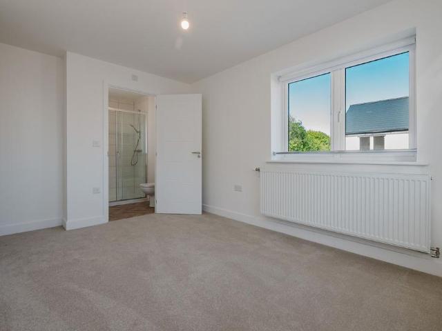 3 bedroom detached house to rent
