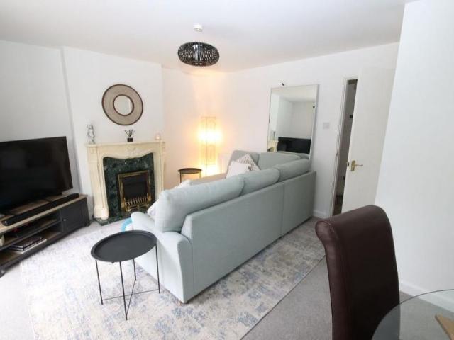 3 bedroom detached house to rent