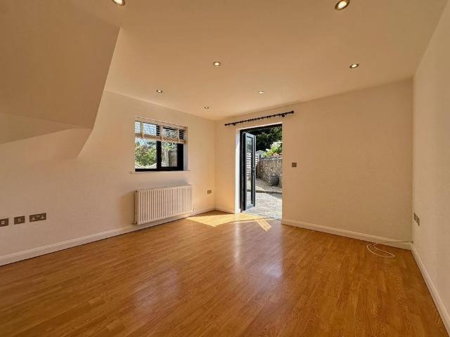 3 bedroom detached house to rent