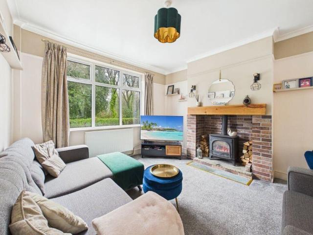 3 bedroom detached house to rent