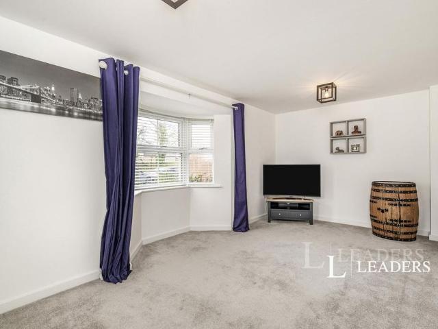 3 bedroom detached house to rent