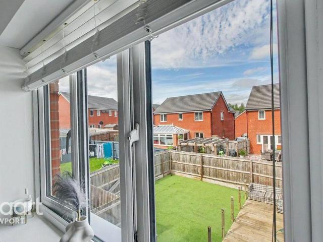 3 bedroom detached house to rent