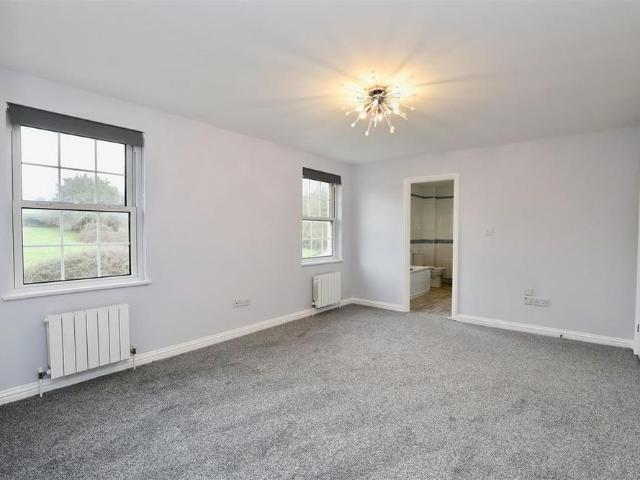 3 bedroom detached house to rent