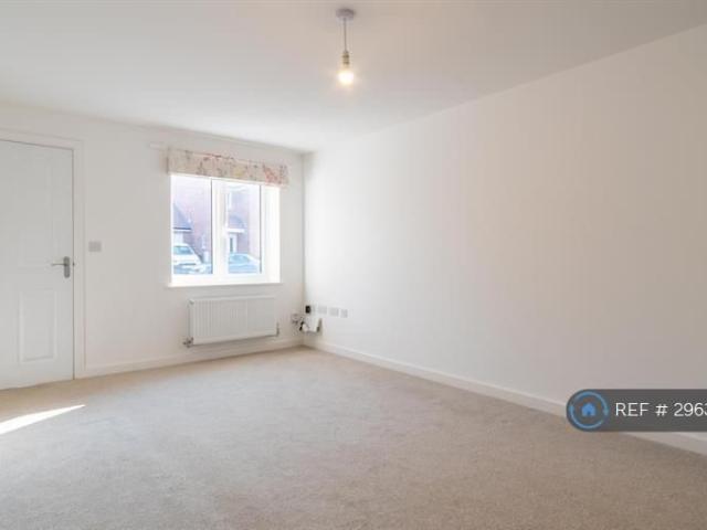 3 bedroom detached house to rent