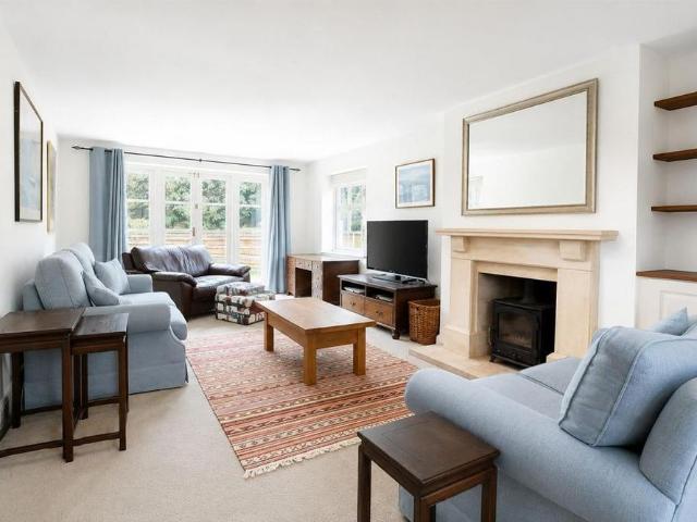 3 bedroom detached house to rent