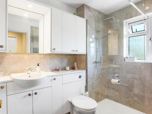 3 bedroom detached house to rent