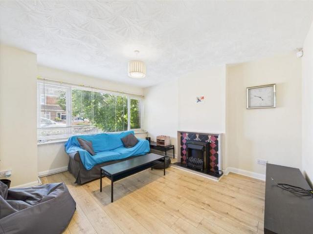 3 bedroom detached house to rent