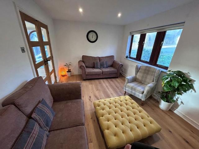 3 bedroom detached house to rent