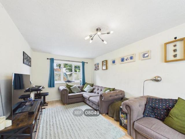 3 bedroom detached house to rent