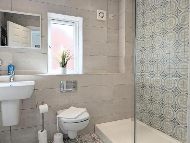3 bedroom detached house to rent