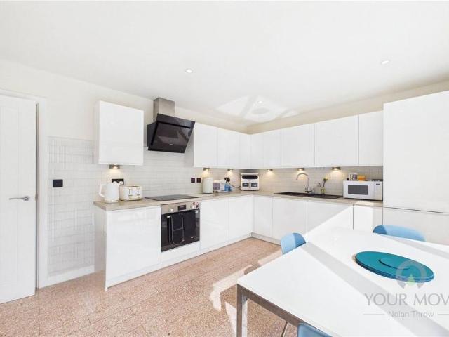 3 bedroom detached house to rent